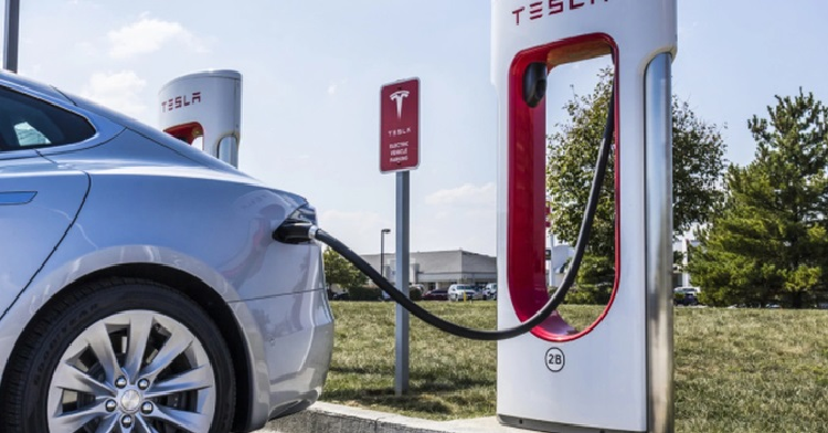 Tesla lên kế hoạch “bắt tay” với công ty công nghệ sạc không dây | Báo ...