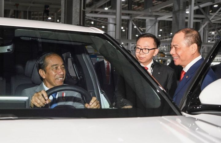 Tổng thống Joko Widodo ủng hộ VinFast sản xuất xe điện tại Indonesia ...