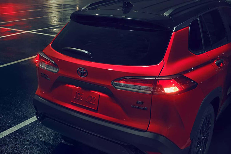 Toyota Corolla Cross 2025 màu Soul Red Crystal từ 610 triệu đồng | Báo ...