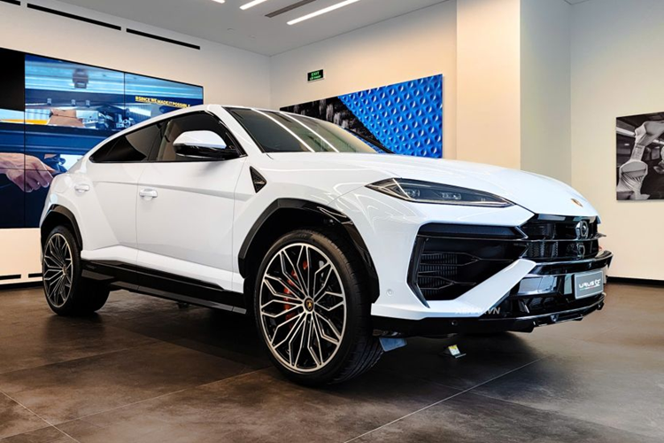Siêu SUV Lamborghini Urus SE giá 15,6 tỷ tại Việt Nam có gì đặc biệt?