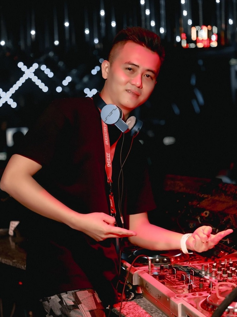 DJ Noodle: “Biết tôi muốn học nghề DJ, gia đình sửng sốt“ | Báo Tri ...