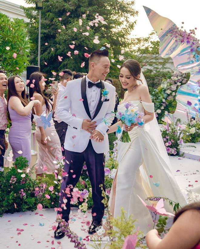 Chi tiền tỷ trang trí, chú rể biến đám cười thành vườn cổ tích | Báo ...