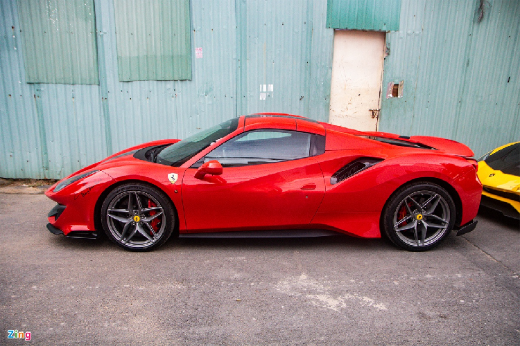 Ngắm Ferrari 488 Pista Spider triệu đô đầu tiên tại Việt Nam