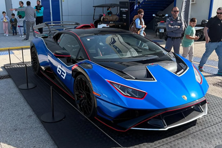 Phiên bản cuối cùng của Lamborghini Huracan là STJ đã xuất hiện
