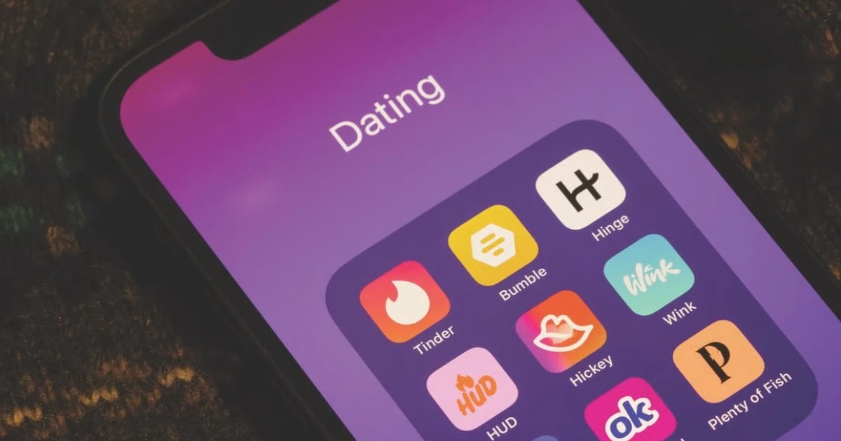 [GALLERY 53% người trẻ kiệt sức vì app hẹn hò, tình yêu thua thuật toán?