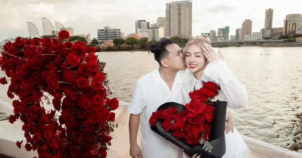 Danh tính bạn trai vừa cầu hôn hot girl Trần Thanh Tâm | Báo Tri thức ...