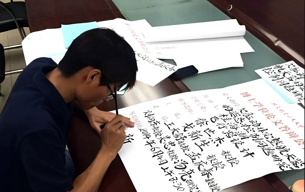 Chàng trai chăn bò trở thành phó Giáo sư, thoả ước mơ bay trên trời | Báo Tri thức và Cuộc sống ...