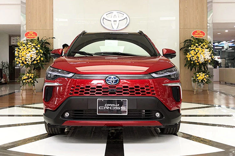 Toyota Corolla Cross giảm hơn 40 triệu đồng kéo khách cuối năm | Báo ...