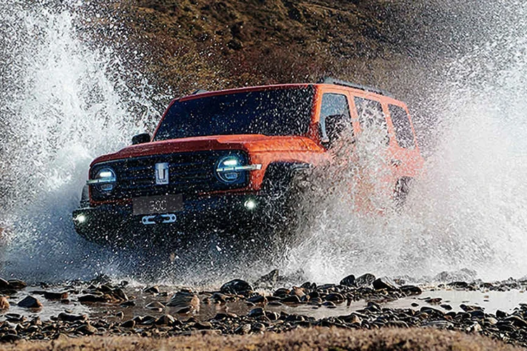 Tank 300 2024 "nhái" Mercedes-AMG G63 sắp bán tại Việt Nam? | Báo Tri ...