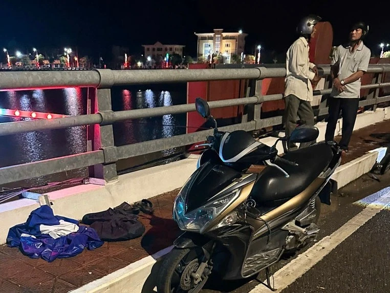 Tìm thấy thi thể người đàn ông nghi nhảy cầu Bồng Sơn tự tử trong đêm