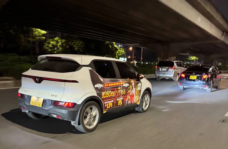 Nóng: Xoso66, VIP66 quảng cáo cờ bạc công khai giữa phố phường Hà Nội [Kỳ 1] | Báo Tri thức và ...