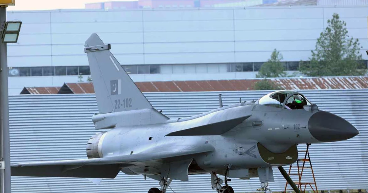 Máy bay J-10CE của Trung Quốc gây ấn tượng mạnh ở Malaysia | Báo Tri thức và Cuộc sống - TIN TỨC ...