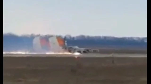 Xem cường kích Su-25 Nga "ký hiệu Z" hạ cánh không càng | Báo Tri thức và Cuộc sống - TIN TỨC ...