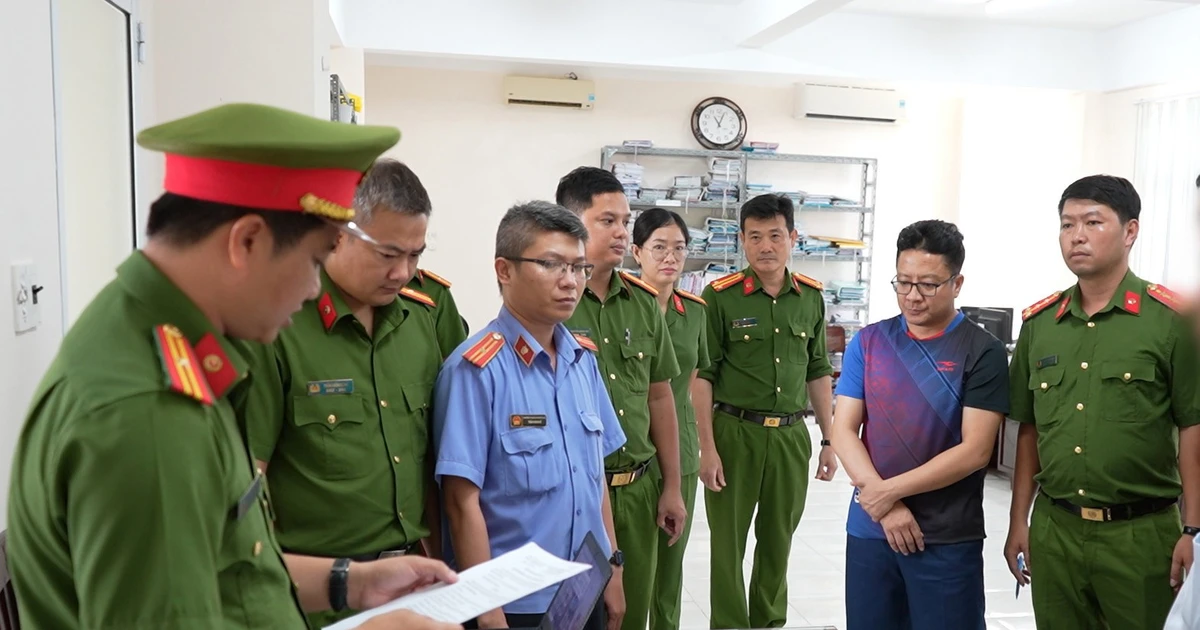 Bắt quả tang cán bộ thuế ở Cần Thơ nhận 100 triệu đồng của doanh nghiệp