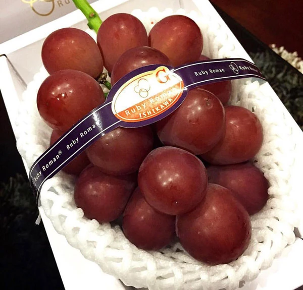 Điều bất ngờ về chùm nho Ruby Roman đắt đỏ nhất thế giới | Báo Tri thức và Cuộc sống - TIN TỨC ...
