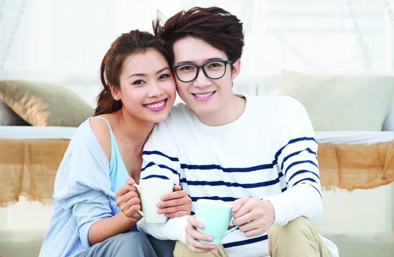 Mỗi lần đọc lại tin nhắn của anh, cô cảm thấy trái tim lỡ nhịp | Báo ...