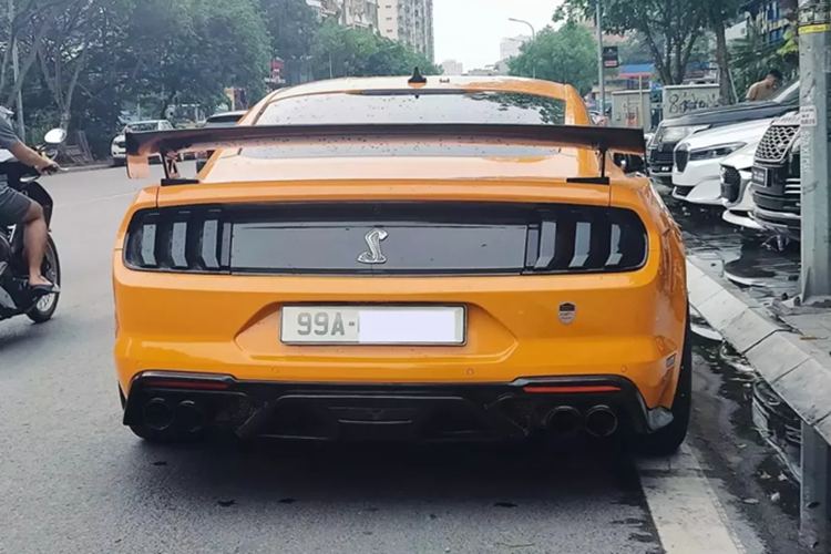 Super beautiful Ford Mustang 5.0 Shelby GT500 at "Bac Bling"