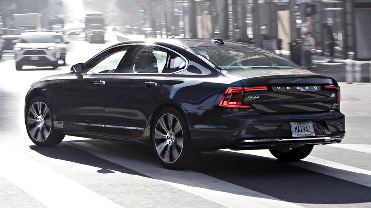볼보 S90 세단, 인도 생산 중단하고 SUV로 대체