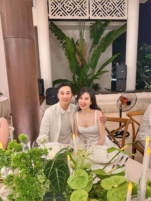 MC Thành Trung và vợ “trốn con” đi du lịch | Báo Tri thức và Cuộc sống - TIN TỨC PHỔ BIẾN KIẾN ...