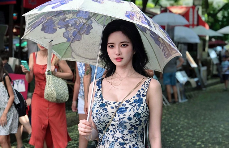 Nữ streamer U40 sở hữu vòng 1 “khủng” vẫn đẹp như thiếu nữ | Báo Tri ...