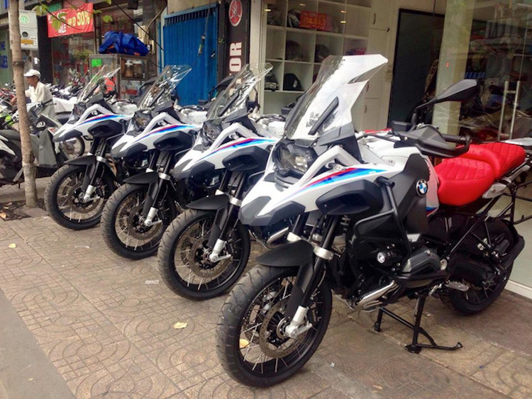 Nghi vấn môtô khủng BMW R1200GS Iconic là “hàng dựng” tại VN? | Báo Tri ...