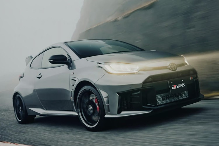 Toyota GR Yaris 2025 ist mit einem Marken-Tuning-Paket von Gazoo Racing ...