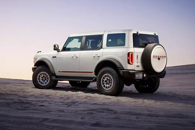 Ford Bronco 2026 Kỷ Niệm 60 Năm - SUV Địa Hình Huyền Thoại