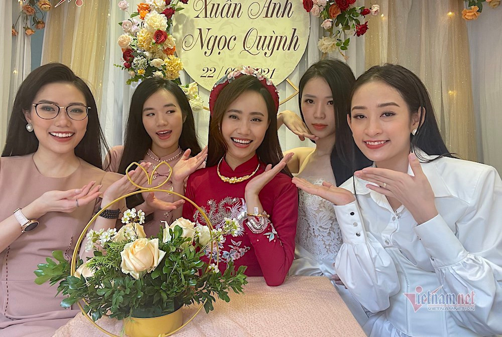 MC Xuân Anh thời tiết VTV xinh đẹp trong lễ ăn hỏi | Báo Tri thức và Cuộc sống - TIN TỨC PHỔ ...