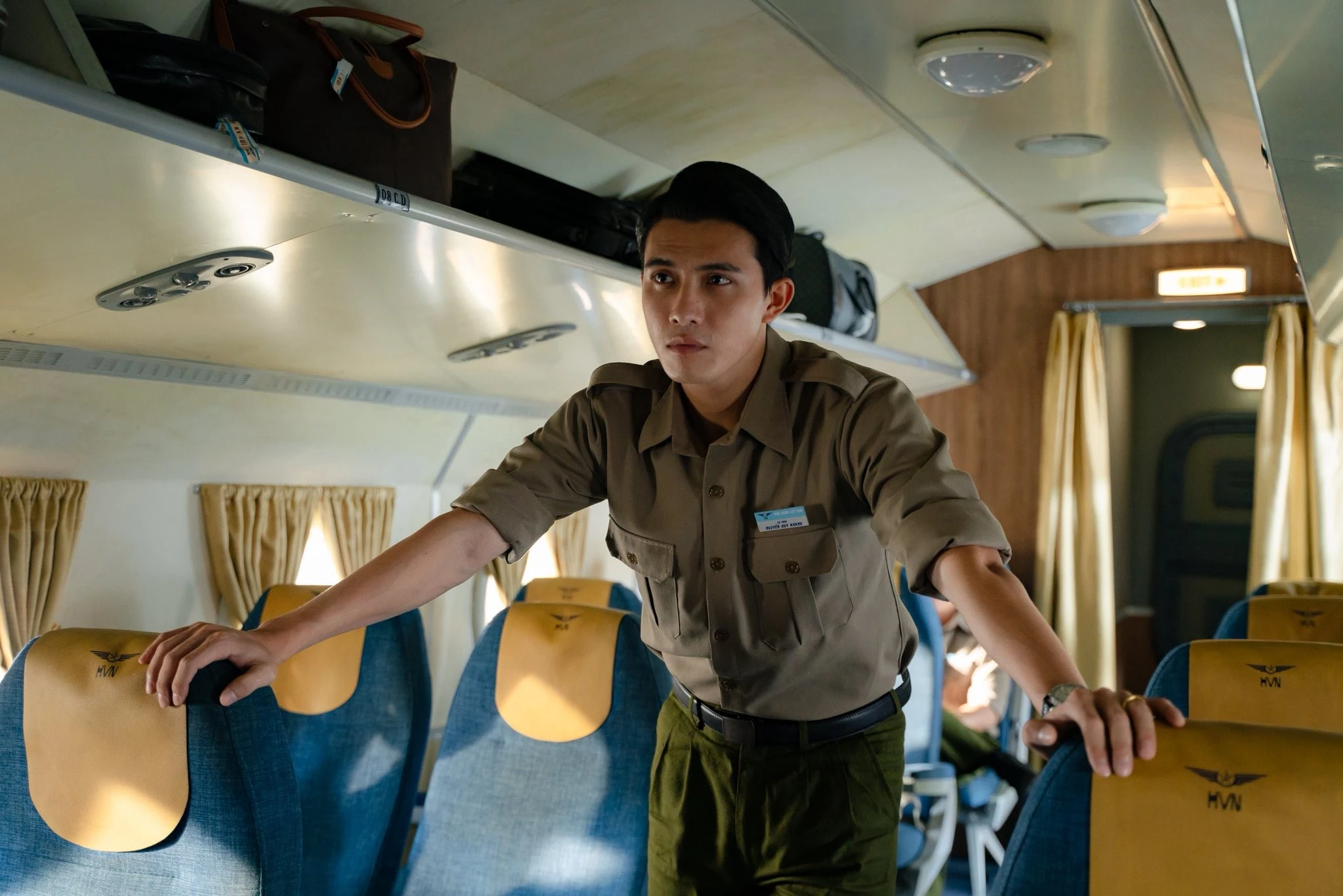 Cơ phó 'Tử chiến trên không' Nguyễn Huy Khanh được netizen truy tìm info | Báo Tri thức và Cuộc ...