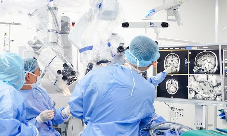 Phẫu thuật não bằng robot Modus V Synaptive hiệu quả nhất hiện nay ...